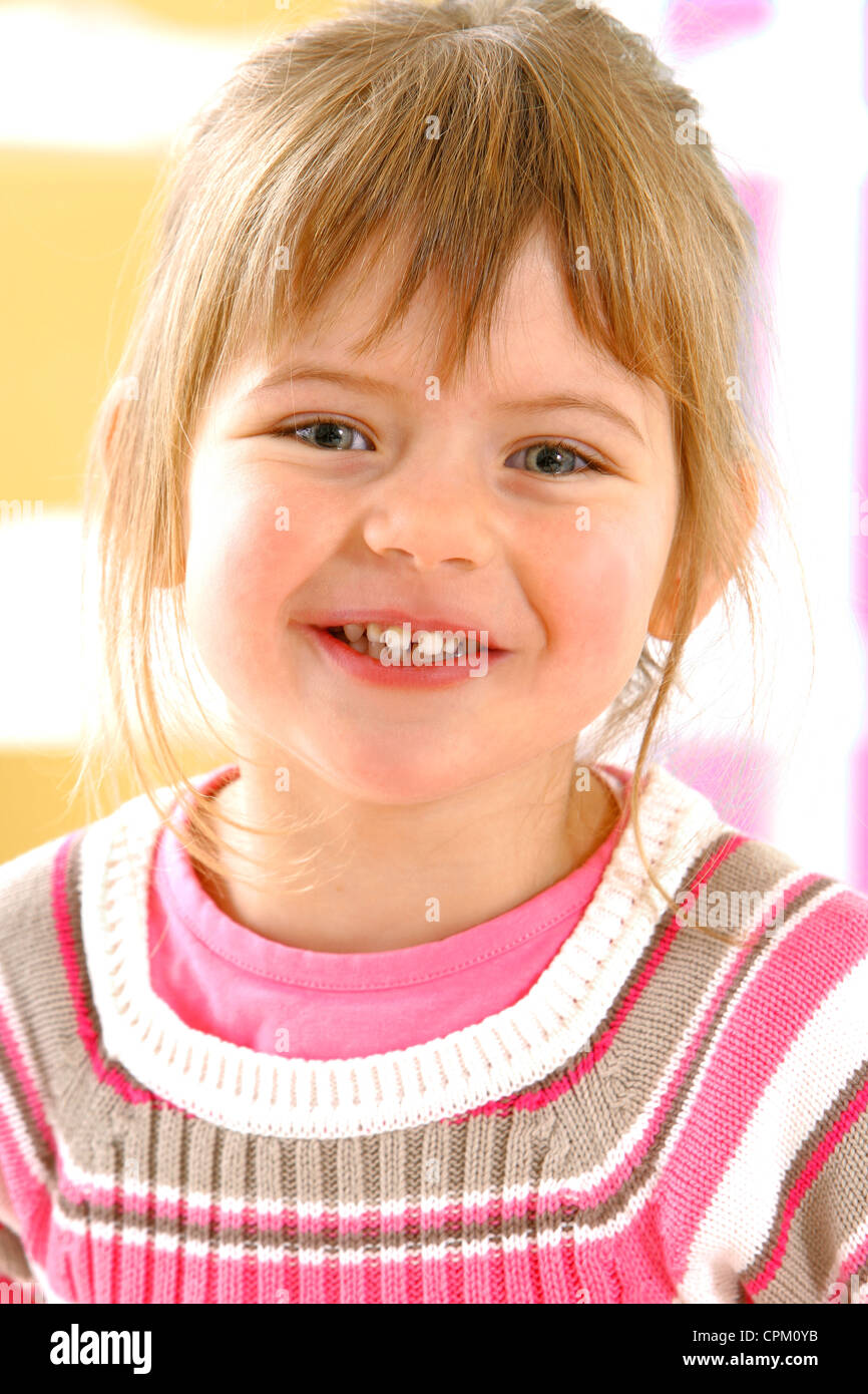3 4 portrait female hi-res stock photography and images - Alamy