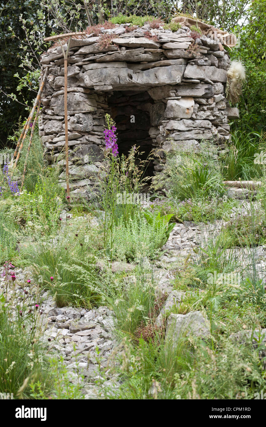 Small stone cottage hi-res stock photography and images - Alamy