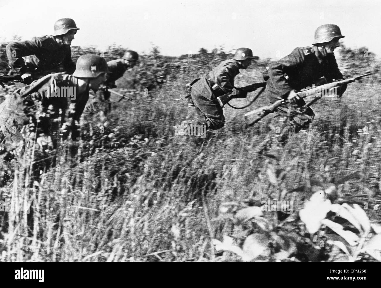 Spanish soldiers from the 'Blue Division' on the Eastern Front, 1943 ...