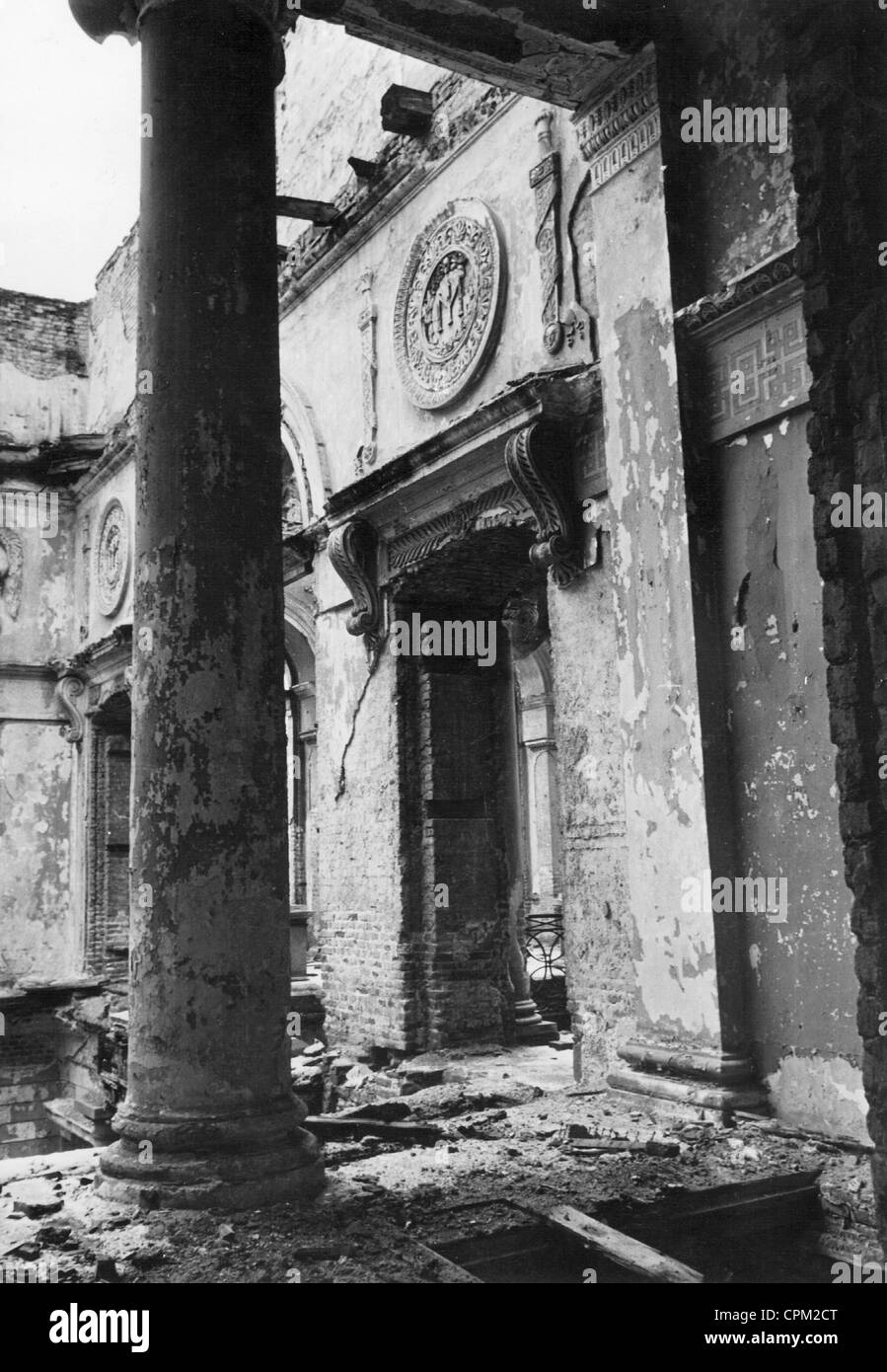 World war 2 buildings hi-res stock photography and images - Alamy