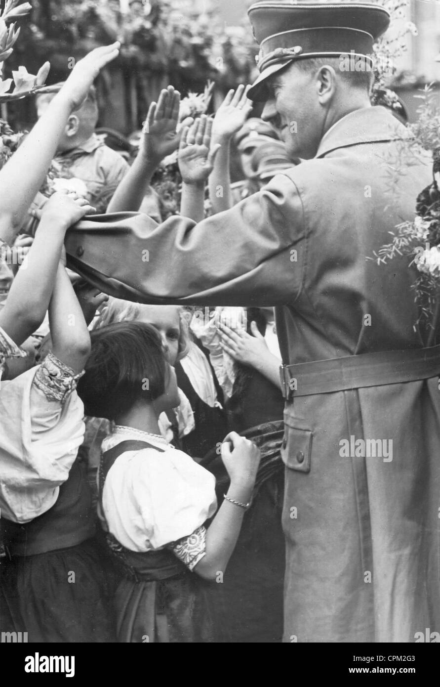 Hitler surrounded by children hi-res stock photography and images - Alamy