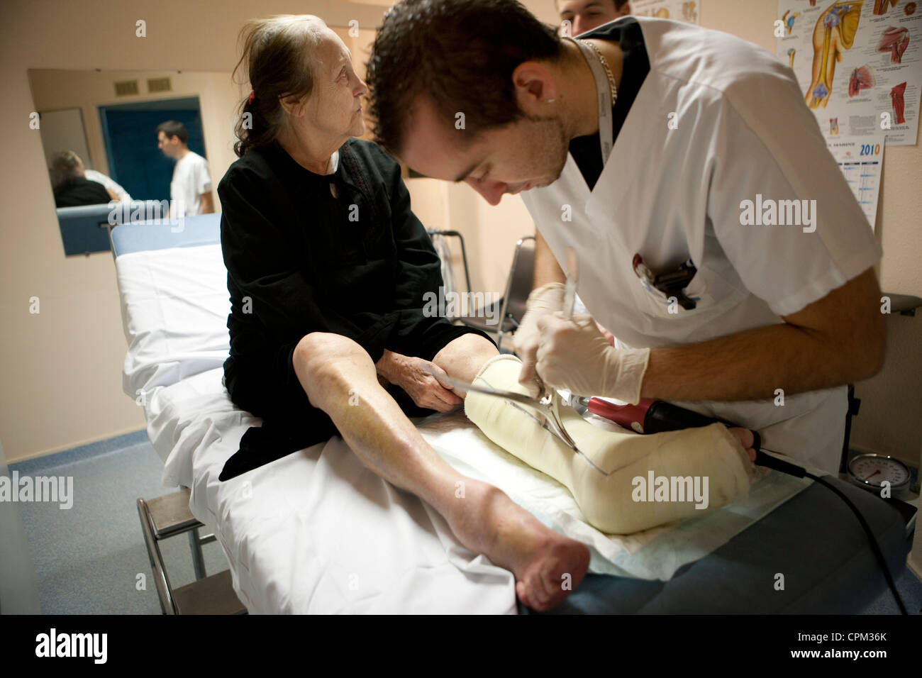 Hospital Plaster Cast Leg High Resolution Stock Photography and Images ...