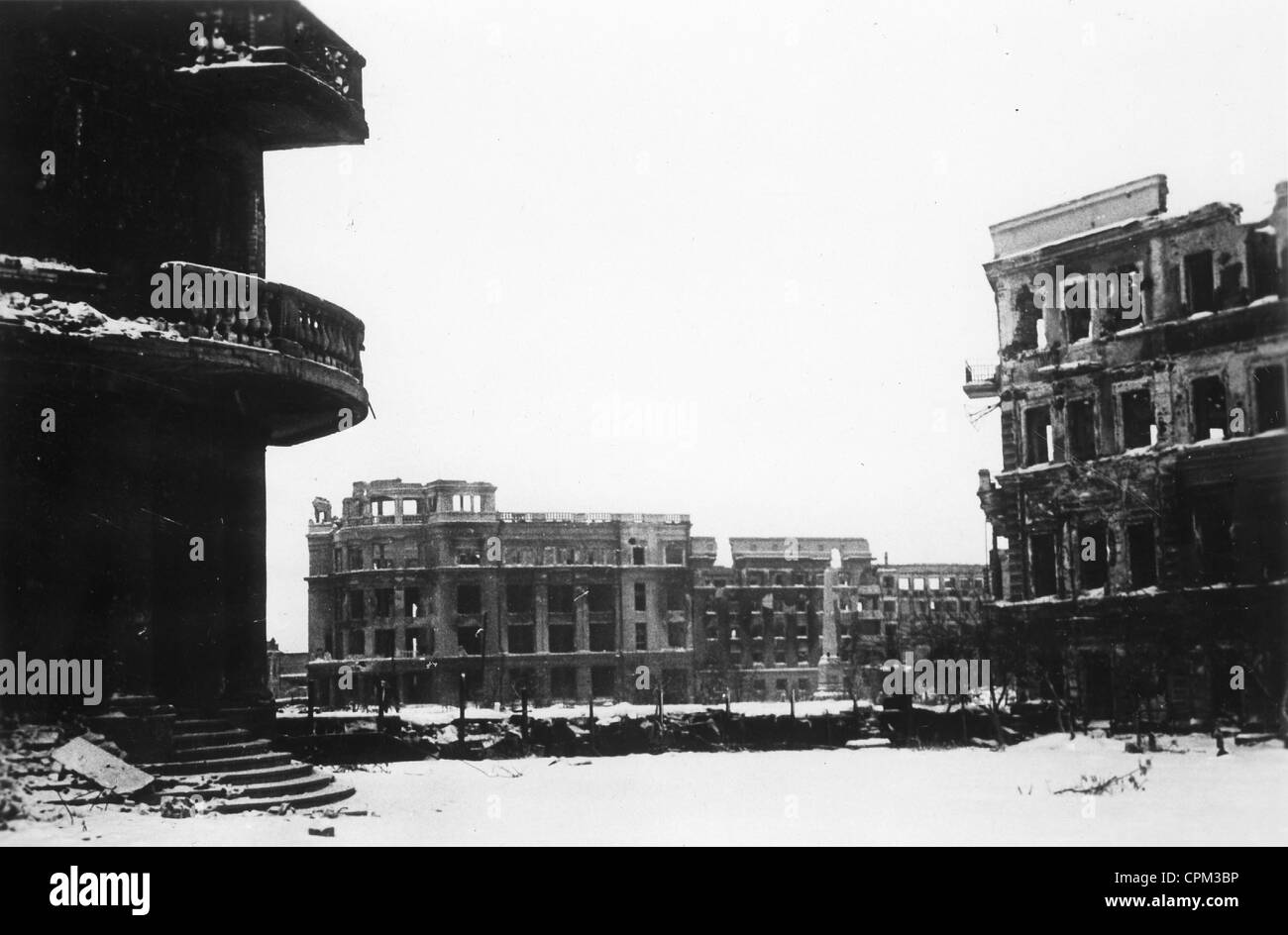 Ruins in Stalingrad, 1942 Stock Photo - Alamy