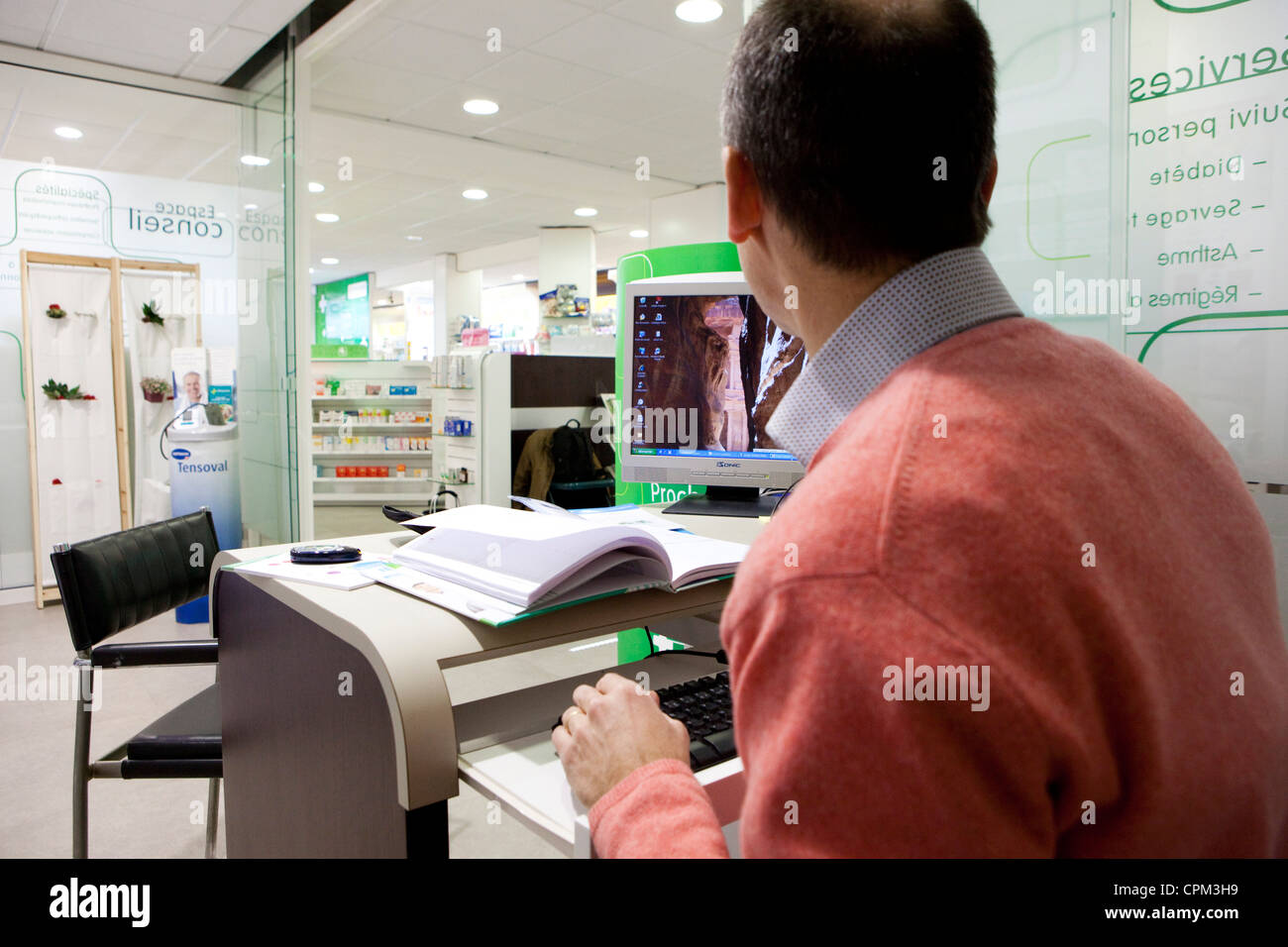 Pharmacists desk hi-res stock photography and images - Alamy