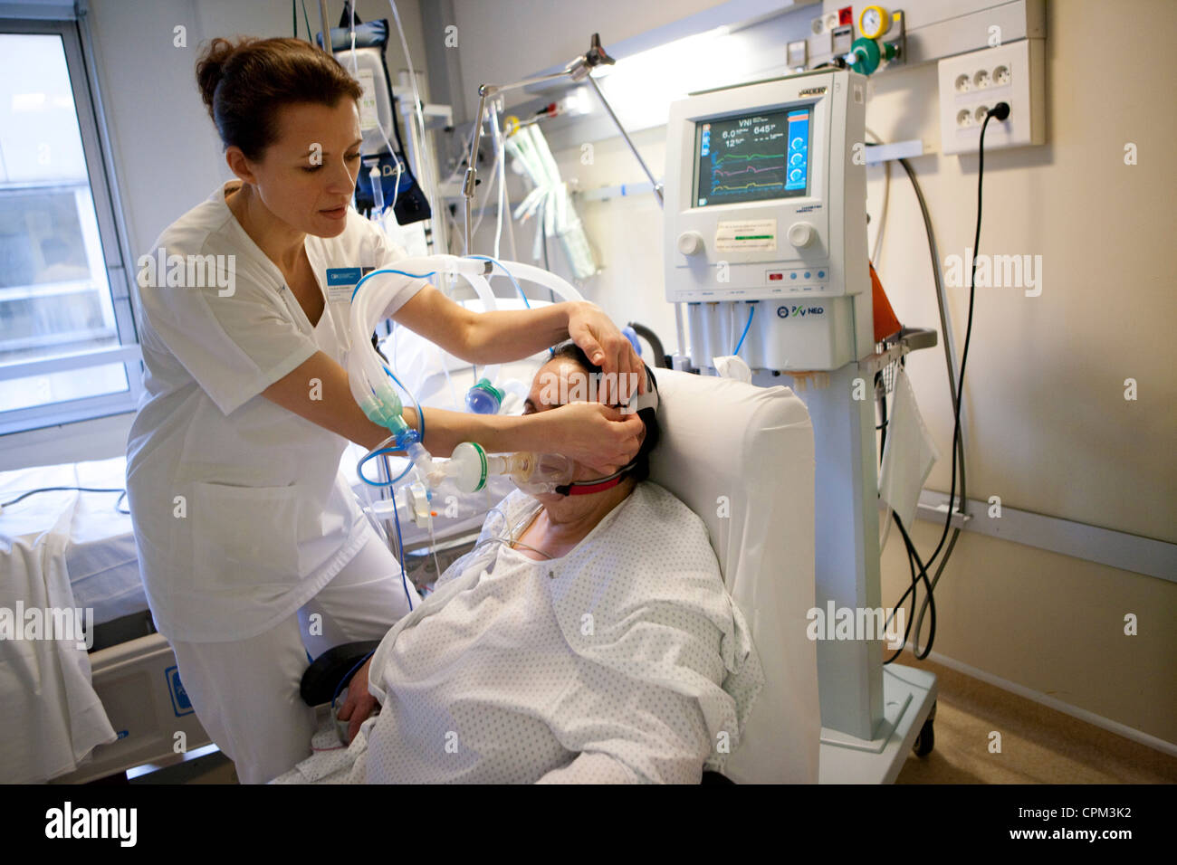 Resuscitation woman hi-res stock photography and images - Alamy