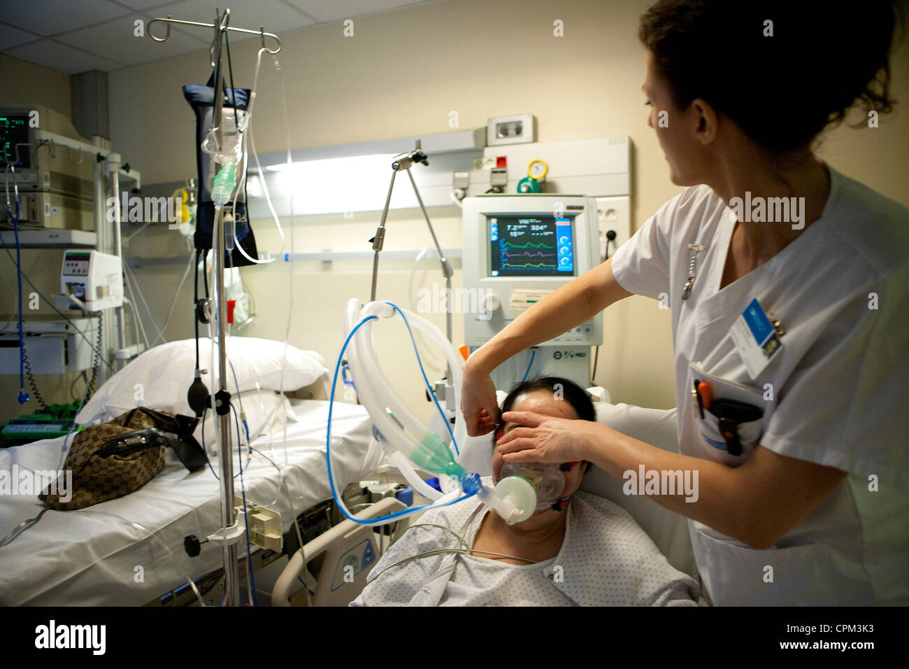 Resuscitation hi-res stock photography and images - Alamy
