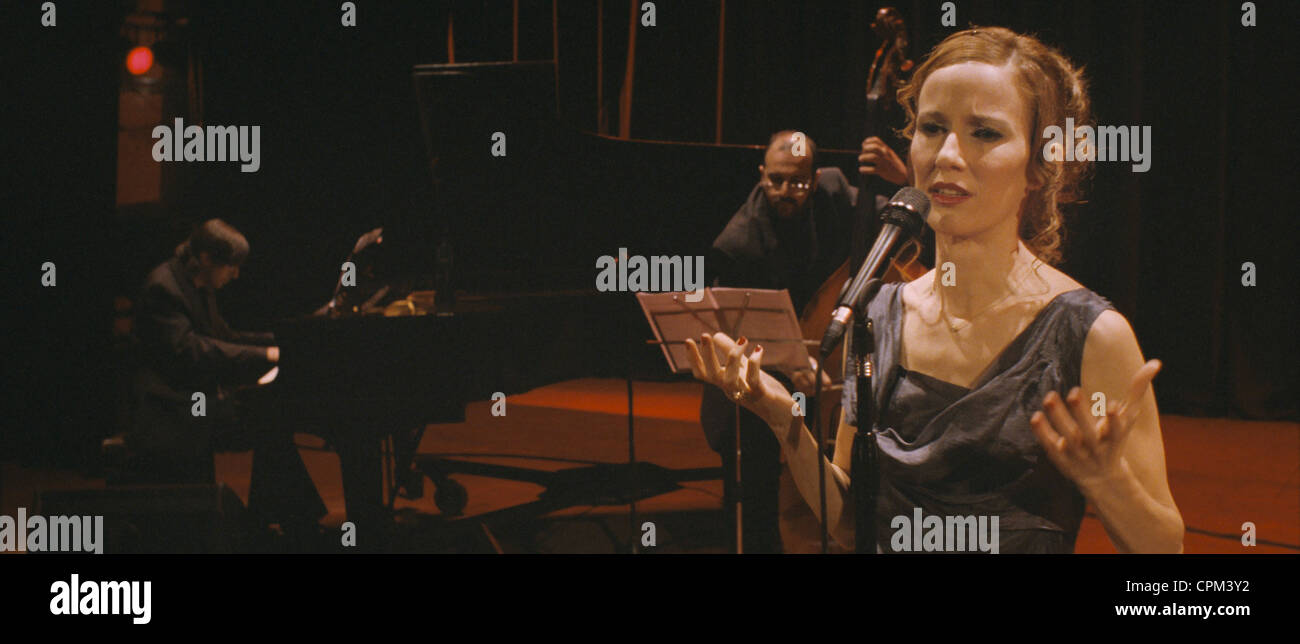 La Cantante de Tango Stock Photo - Alamy