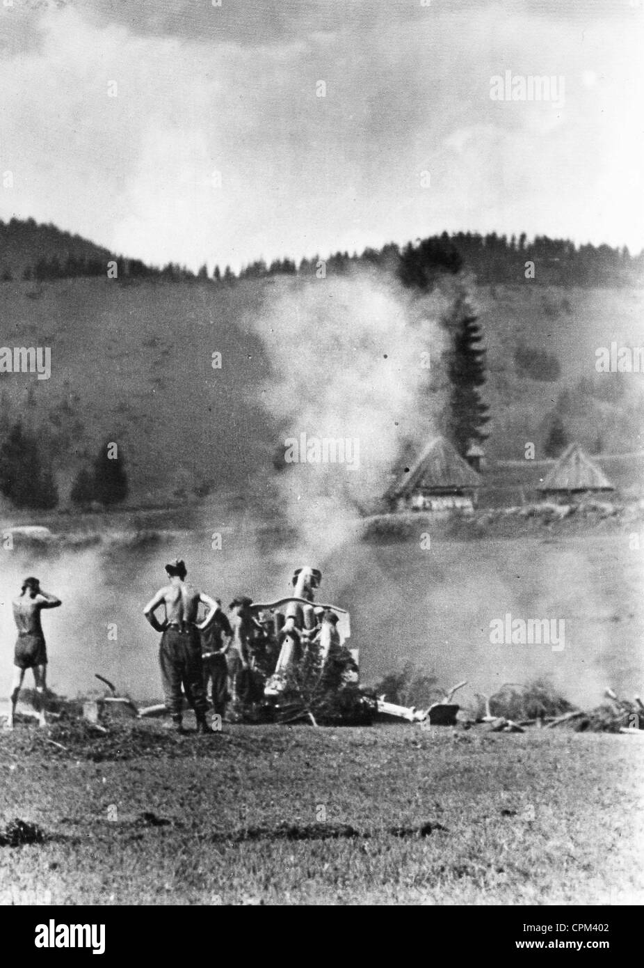 German artillery fires on Russian troops, 1944 Stock Photo - Alamy