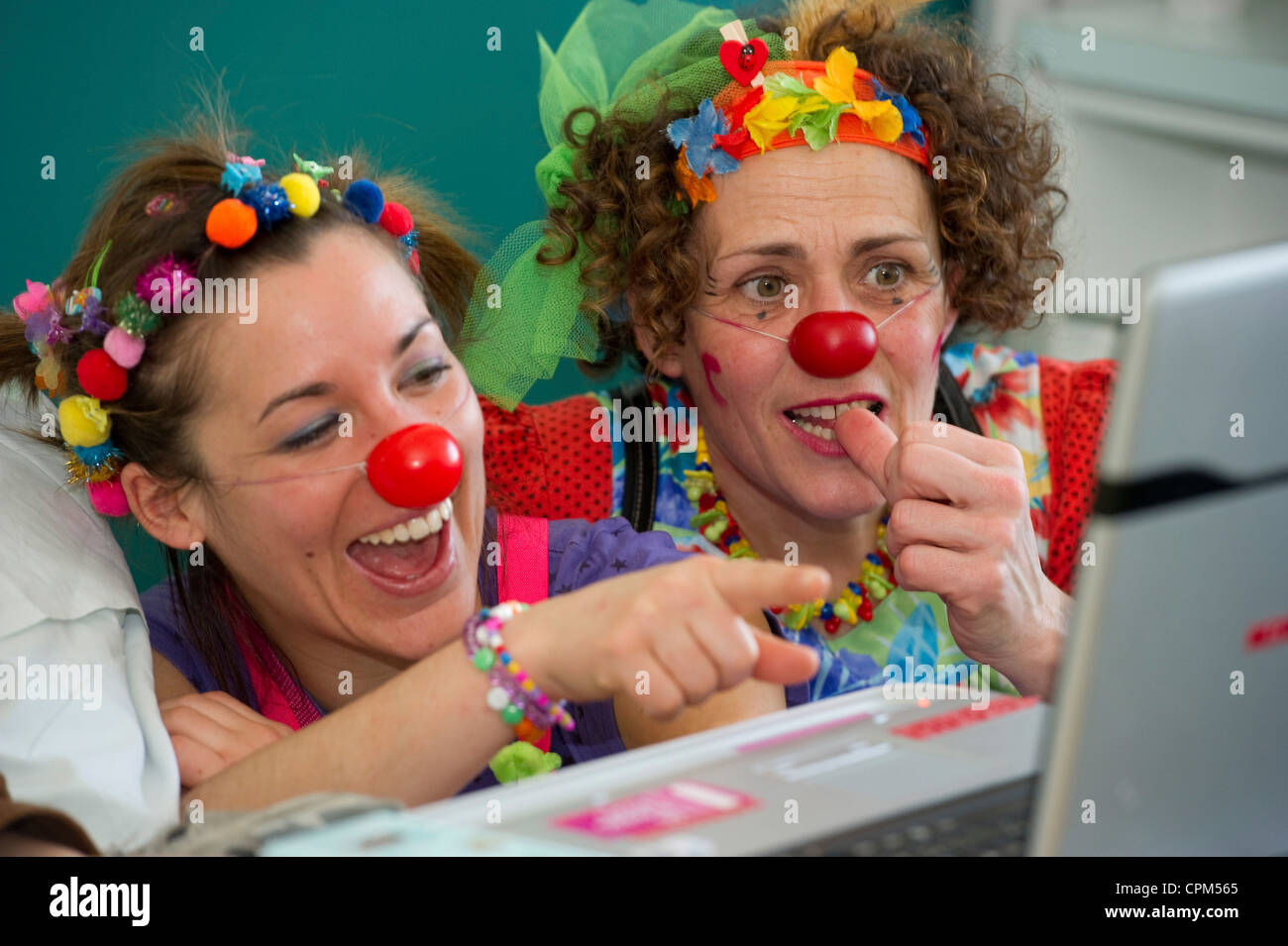 Clown laughing and pointing hi-res stock photography and images - Alamy