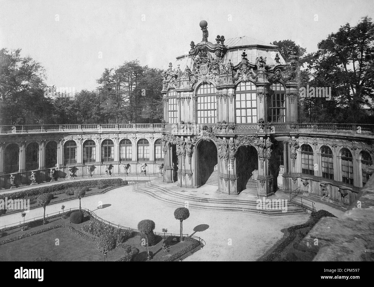 Courtyard view in palace Black and White Stock Photos & Images - Alamy
