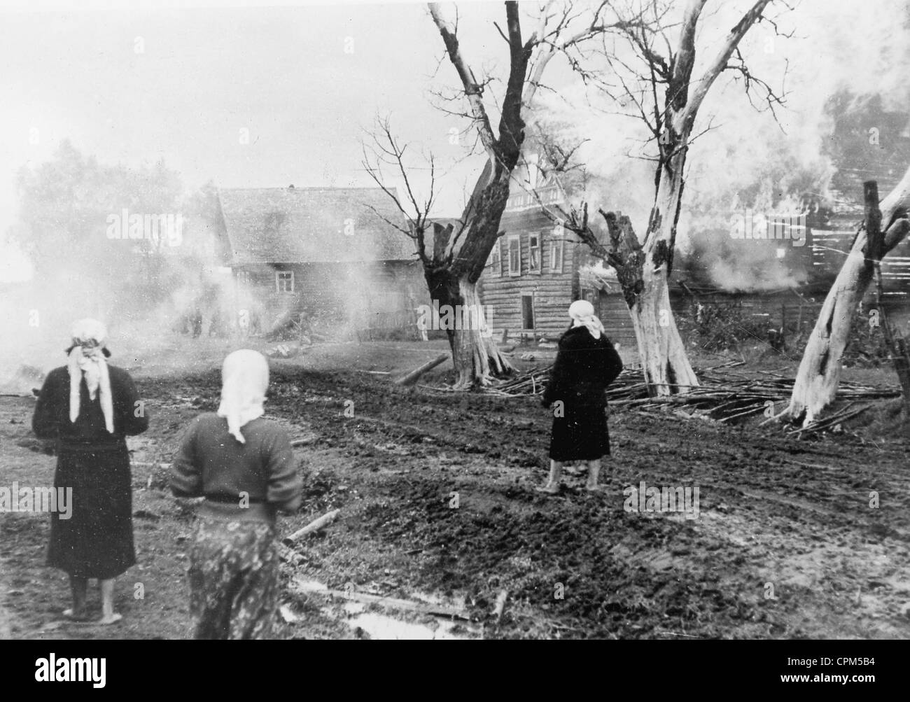 Residents of a burning town on the Eastern Front, 1941 Stock Photo - Alamy