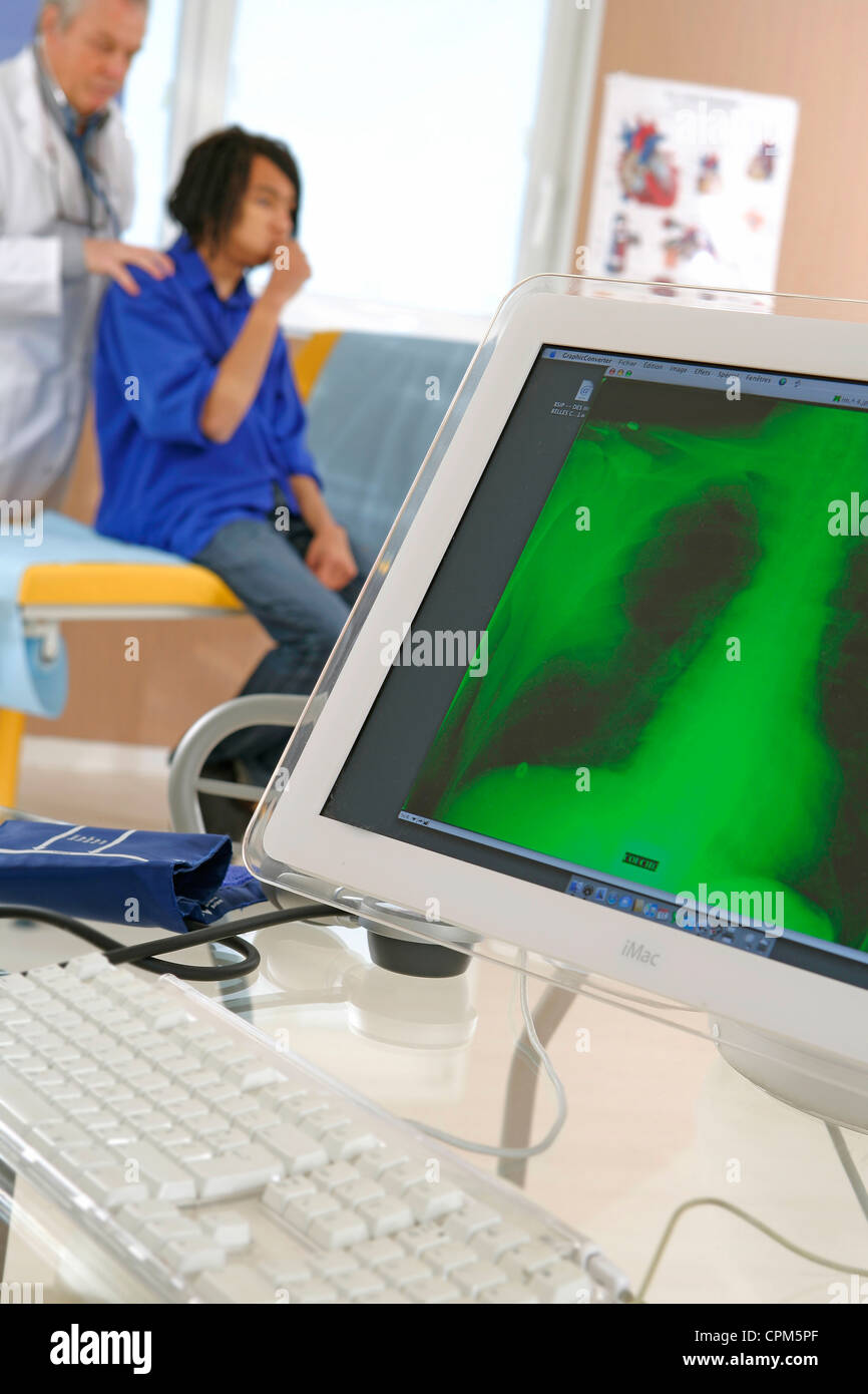 PNEUMOLOGY CONSULT. TEENAGER Stock Photo - Alamy