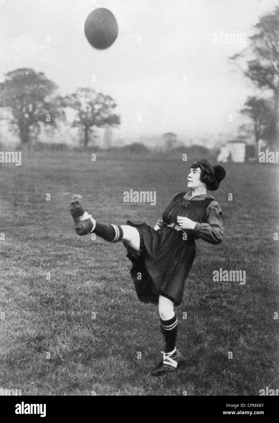 Who Was The First Woman To Play Soccer at Eliza Sizer blog