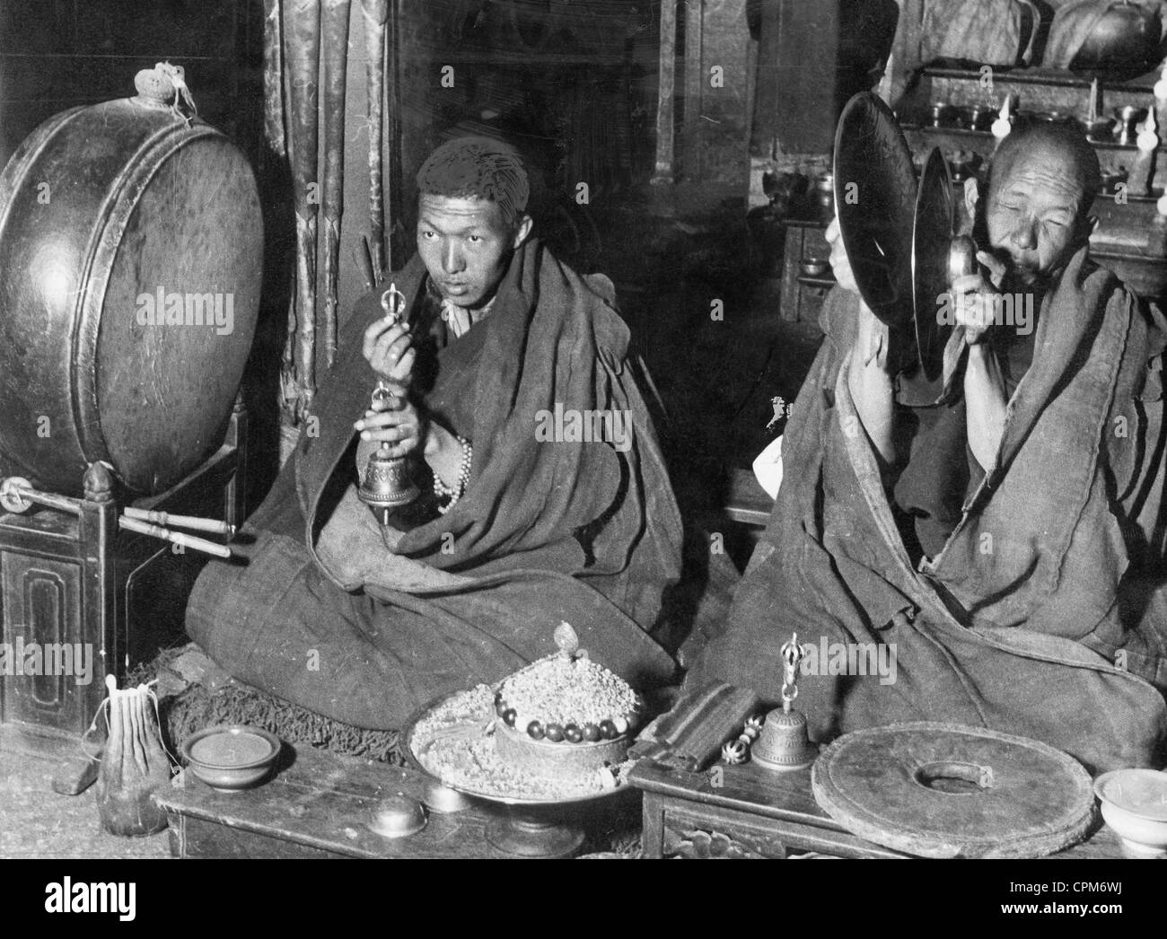 Germany tibet Black and White Stock Photos & Images - Alamy