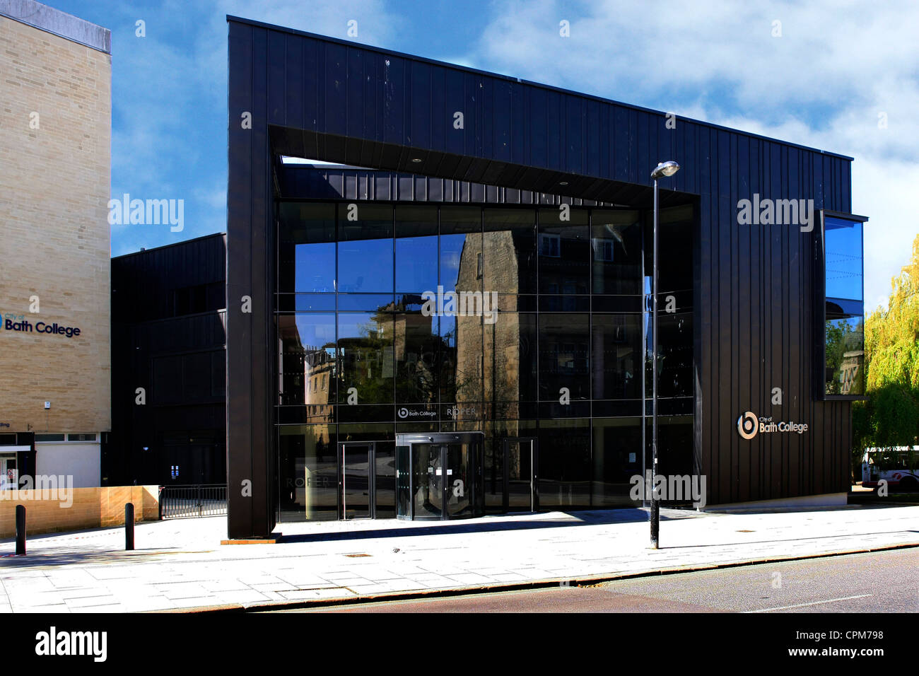 Modern college building hi-res stock photography and images - Alamy