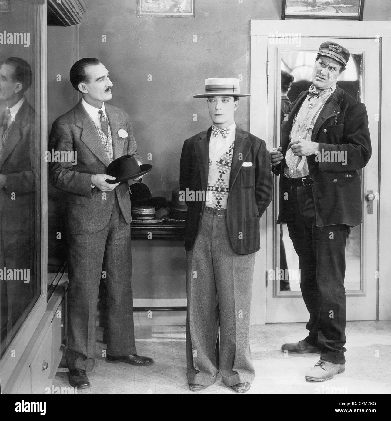 Buster Keaton (center) with Ernest Torrence (right) in 'Steamboat Bill ...