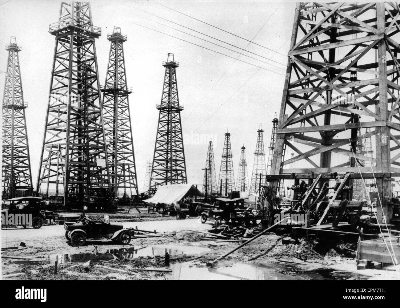 Oil drilling towers in Texas, 1928 Stock Photo - Alamy