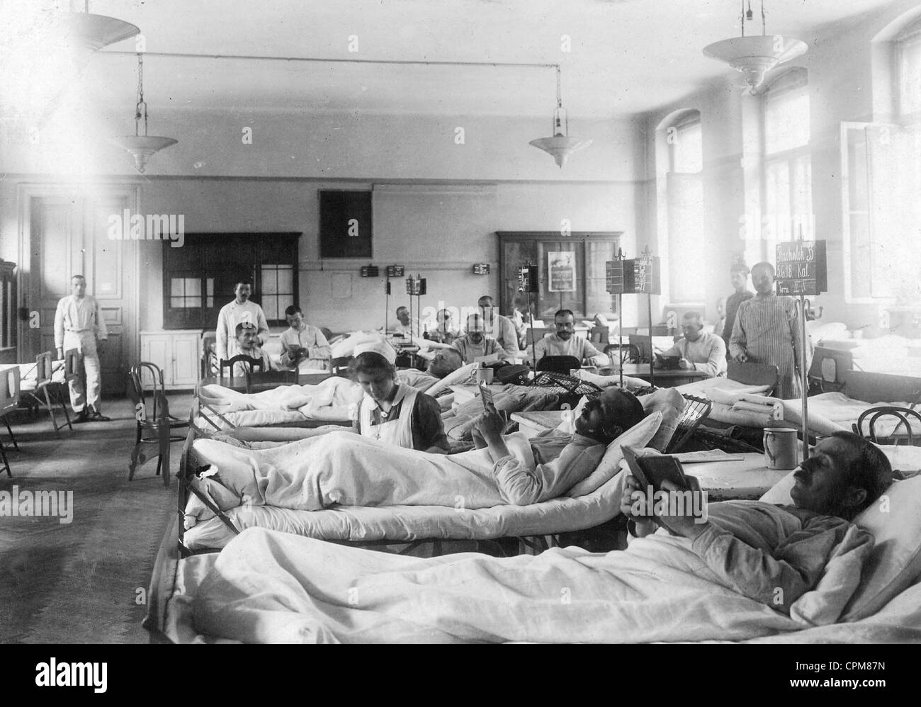 Wounded Germans in a hospital on the Eastern Front, 1918 Stock Photo ...