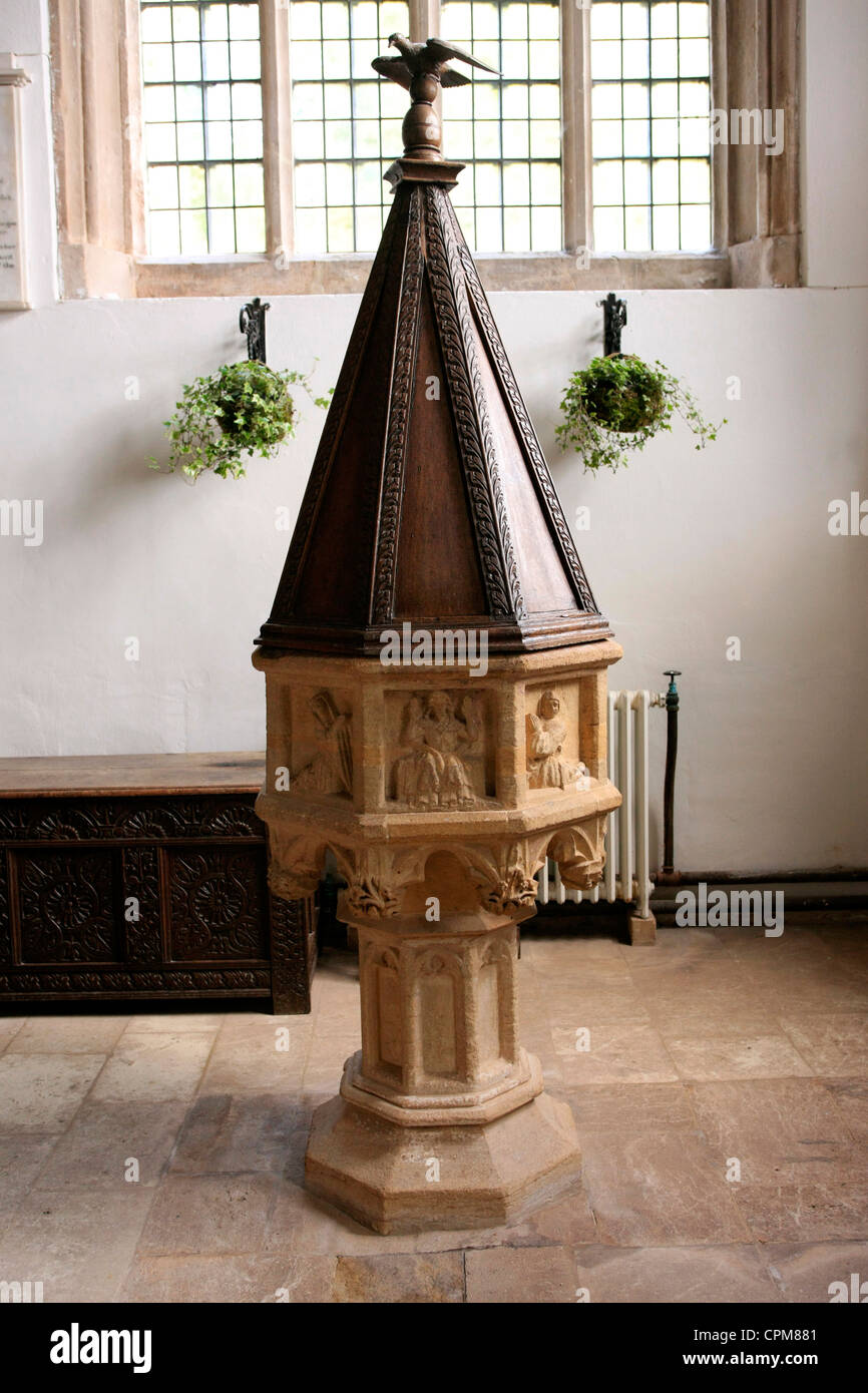Norman 12th century font hi-res stock photography and images - Alamy