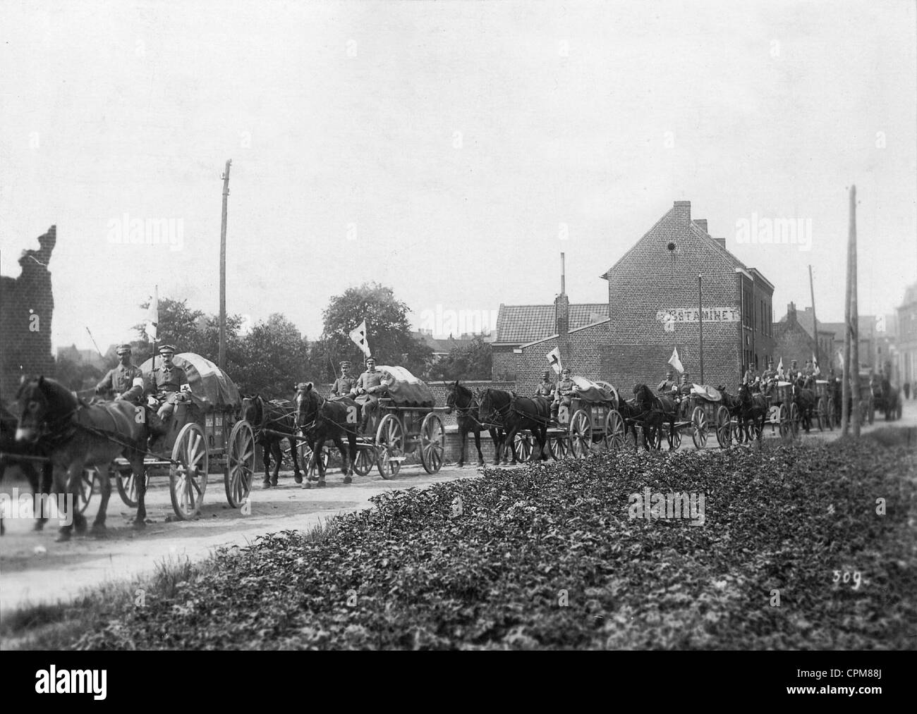German ambulance convoy on the Western Front, 1916 Stock Photo - Alamy