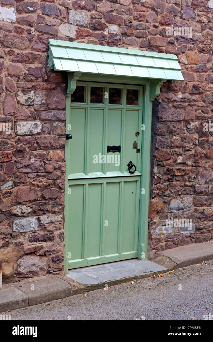 Green stable door hi-res stock photography and images - Alamy