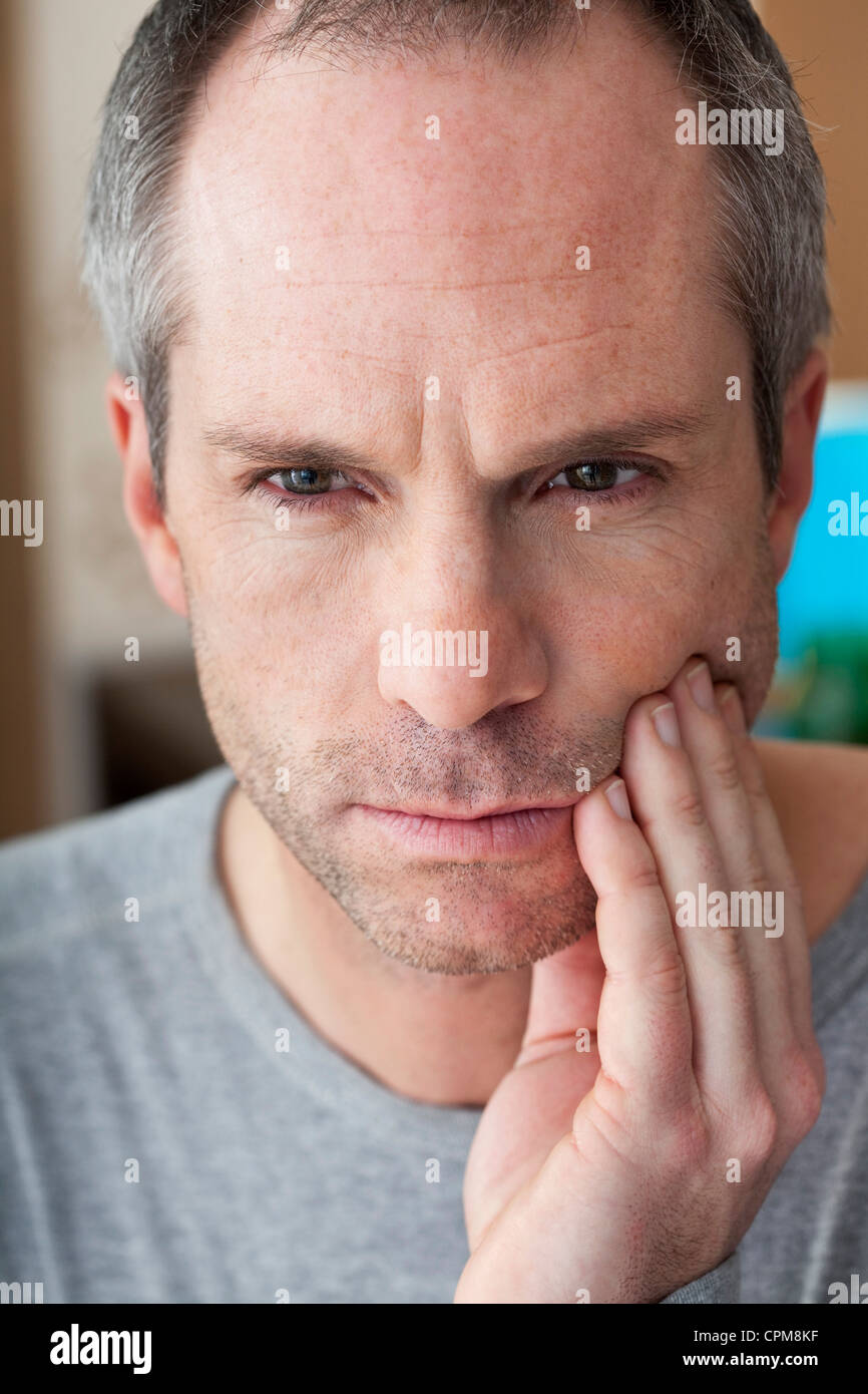 MAN WITH TOOTHACHE Stock Photo - Alamy