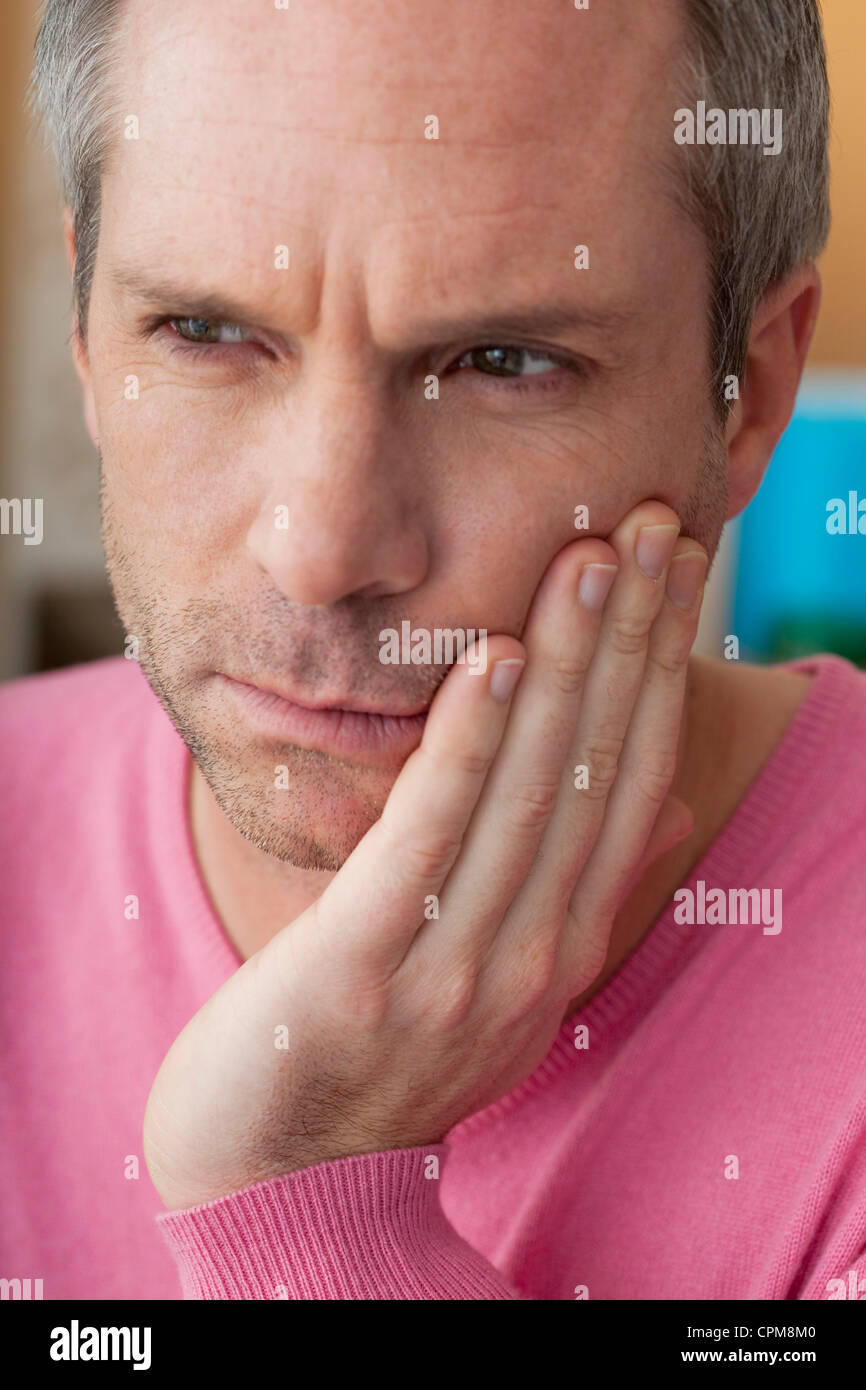MAN WITH TOOTHACHE Stock Photo - Alamy