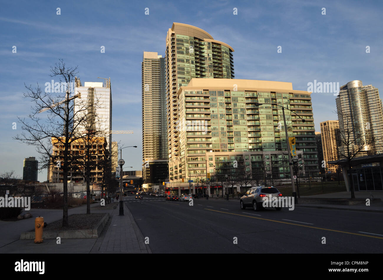 Downtown toronto street hi-res stock photography and images - Alamy