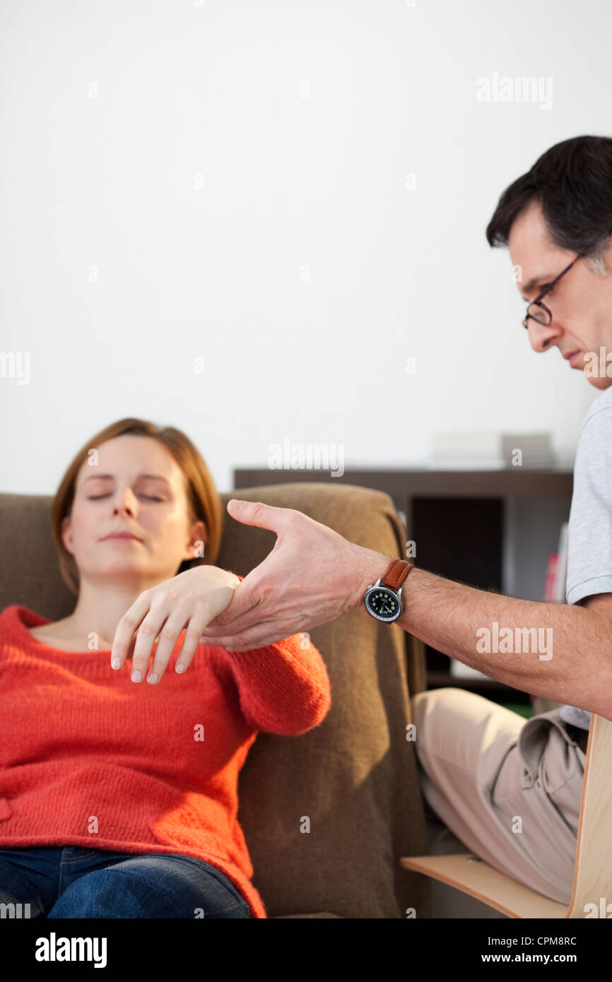 Hypnotherapists hi-res stock photography and images - Alamy
