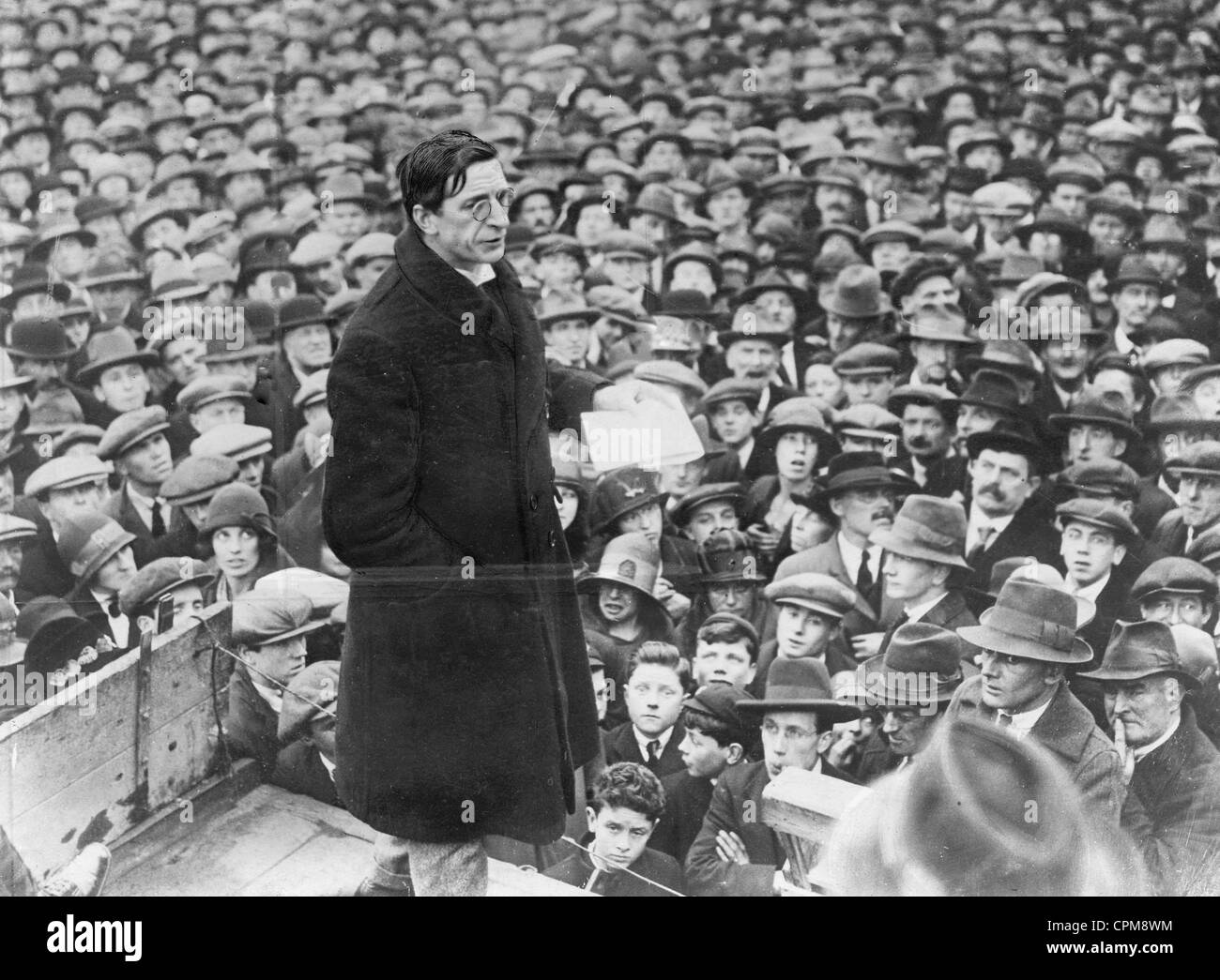 Crown around hi-res stock photography and images - Alamy