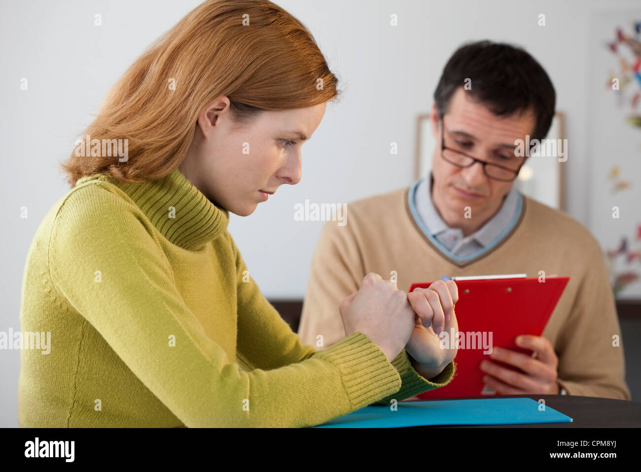 Psychiatrists with patients hi-res stock photography and images - Alamy