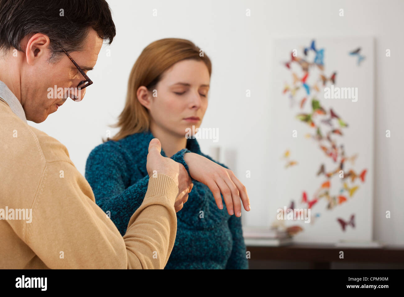 Hypnotherapists hi-res stock photography and images - Alamy