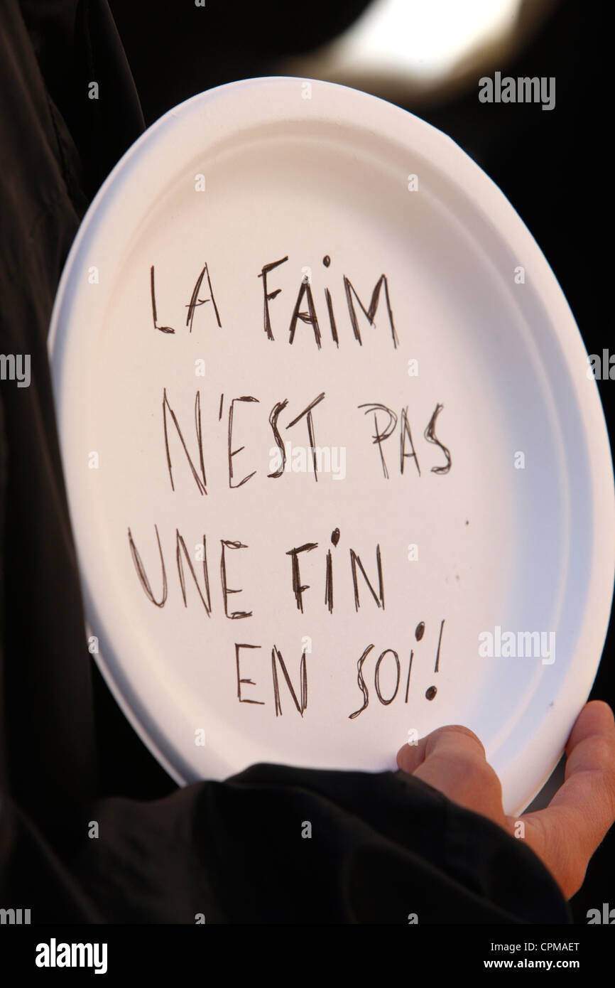 Hunger signals hi-res stock photography and images - Alamy