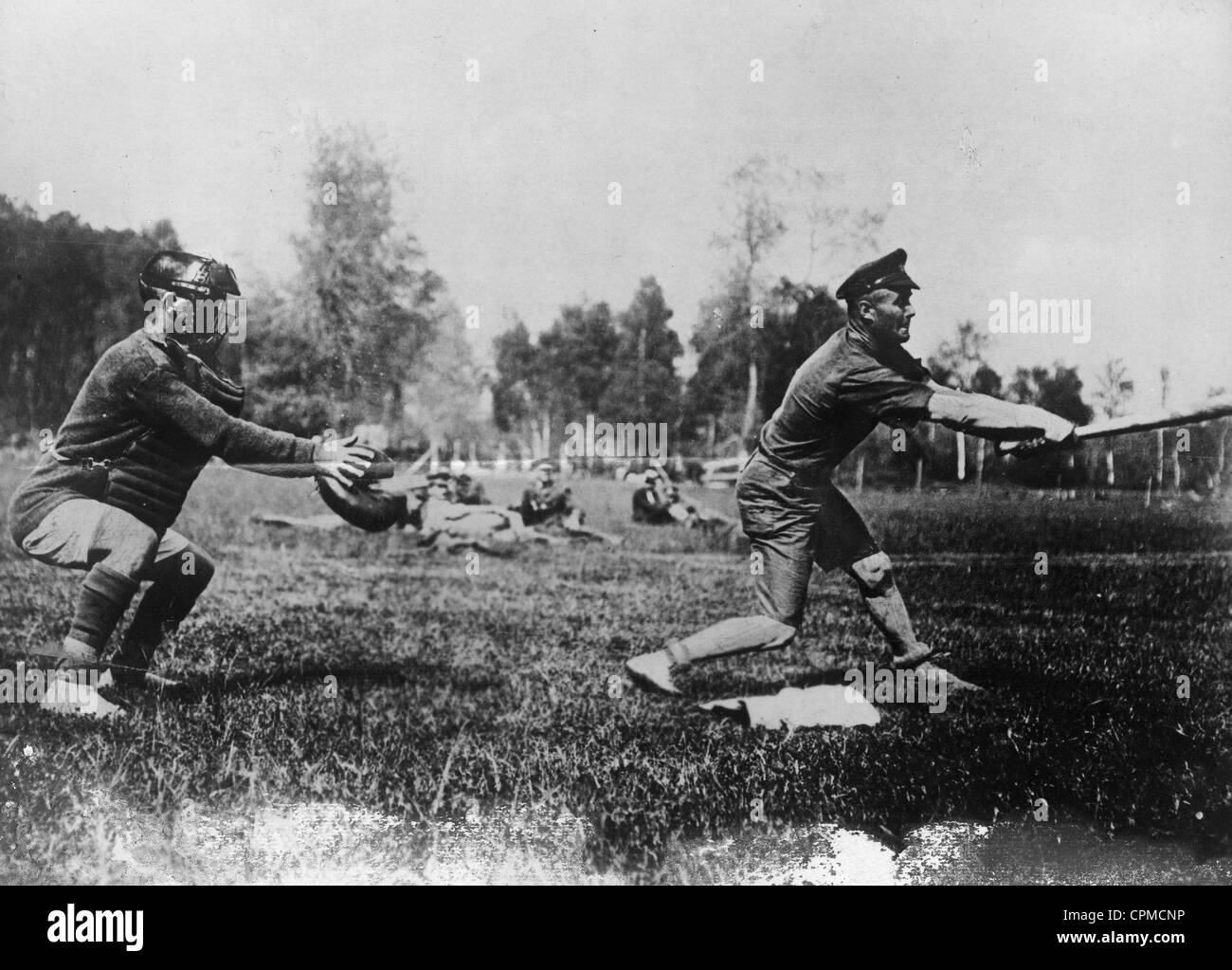 Playing soldiers hi-res stock photography and images - Alamy