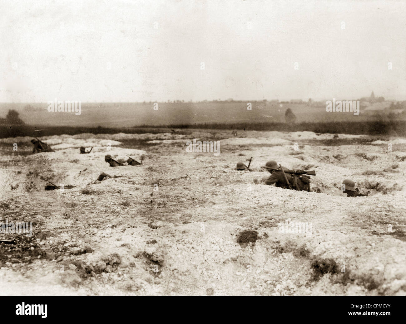 German soldiers during the defensive battle in the Champagne region ...