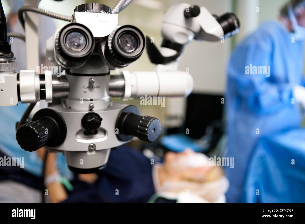 Surgical microscope surgery hi-res stock photography and images - Alamy