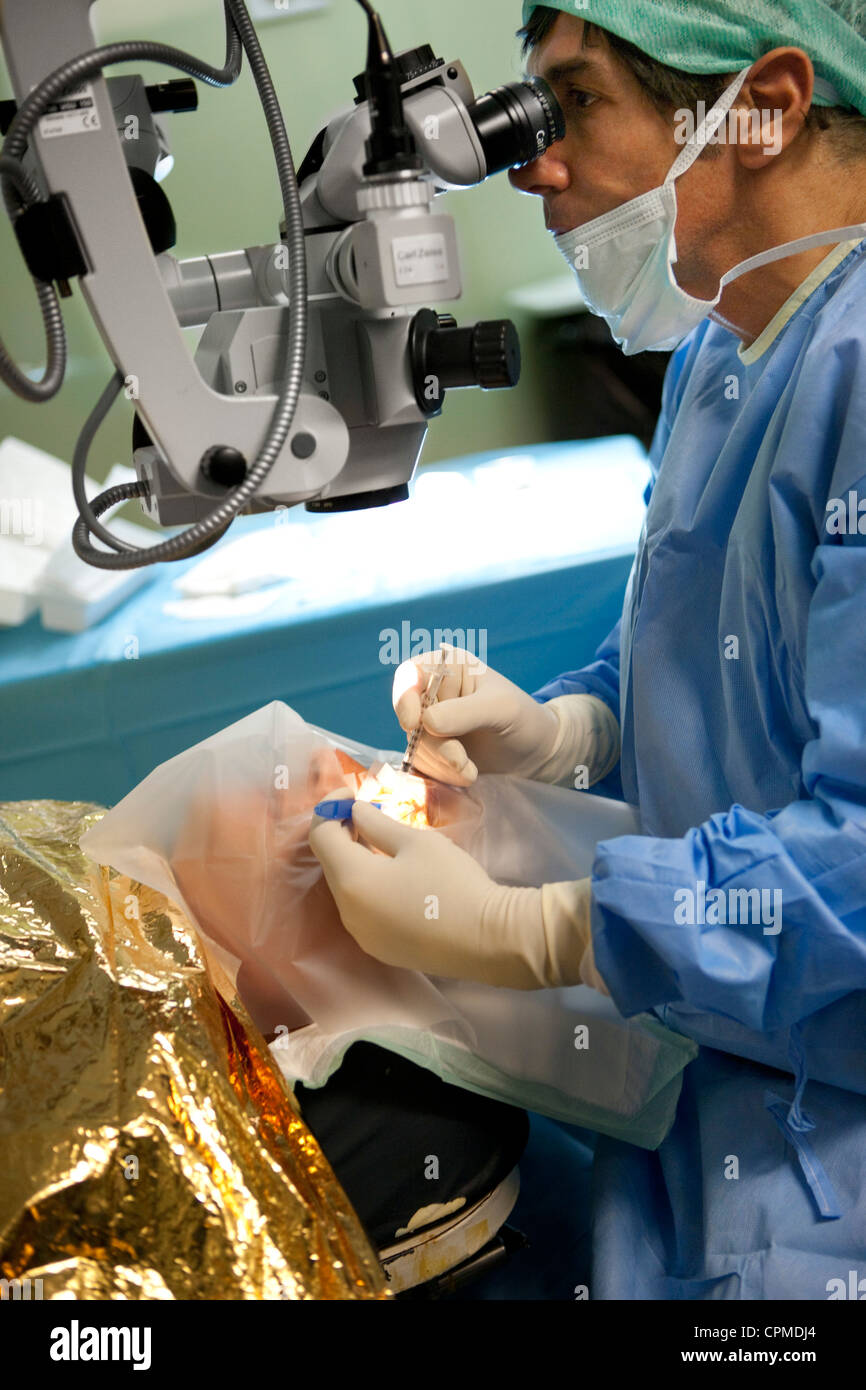 Macula operation hi-res stock photography and images - Alamy