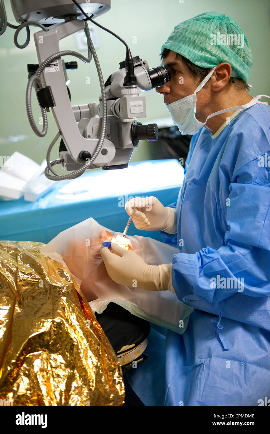 Macula operation hi-res stock photography and images - Alamy
