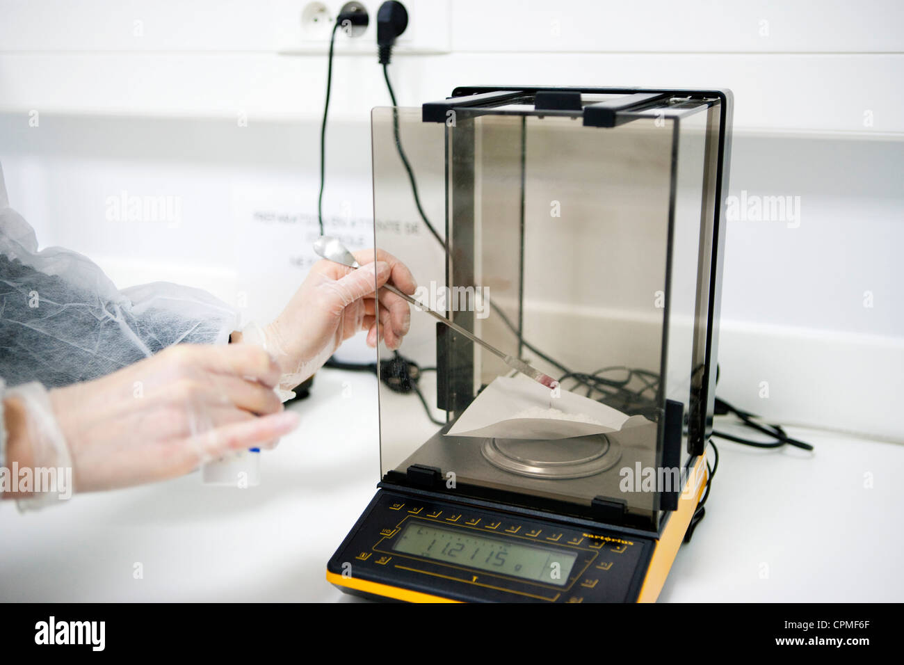 Drug doses hi-res stock photography and images - Alamy