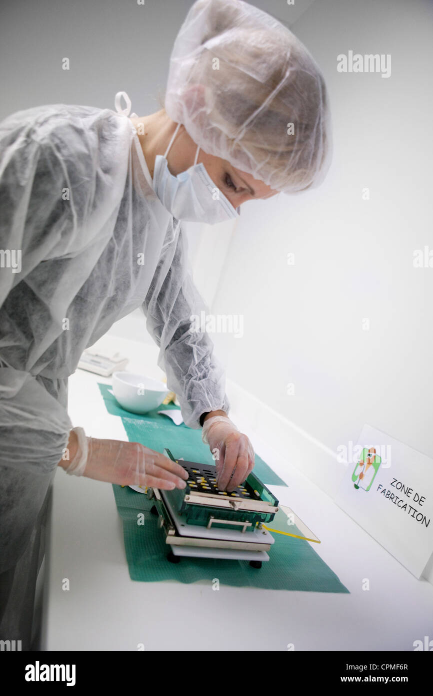 Medicine drug manufacturing hi-res stock photography and images - Alamy