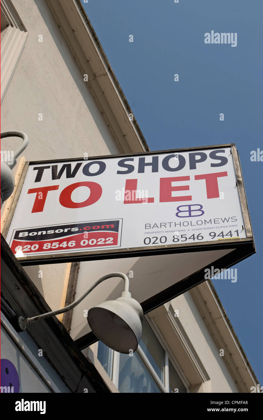 Shop To Let Sign Signs High Resolution Stock Photography and Images - Alamy