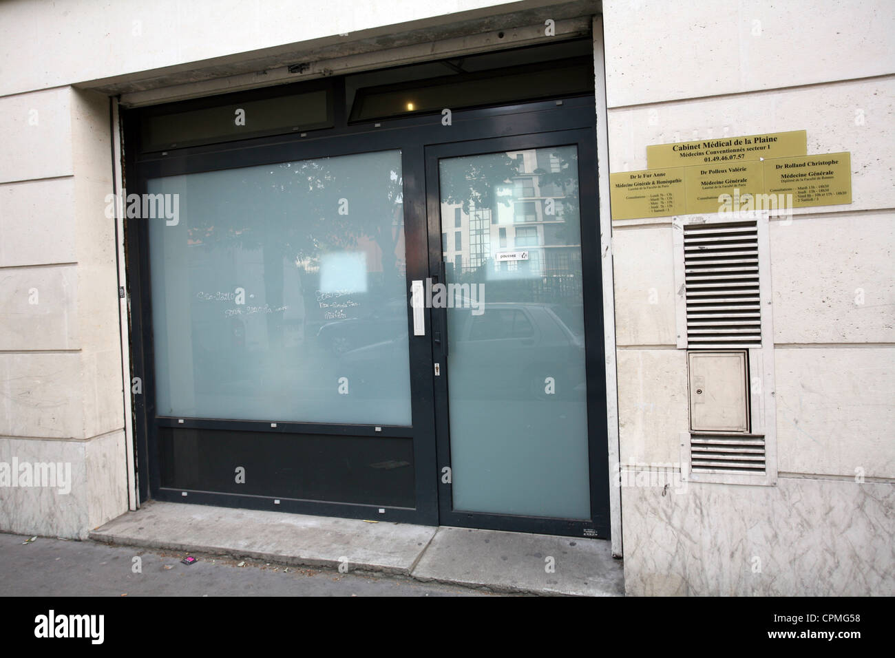 Gp surgery sign hi-res stock photography and images - Alamy