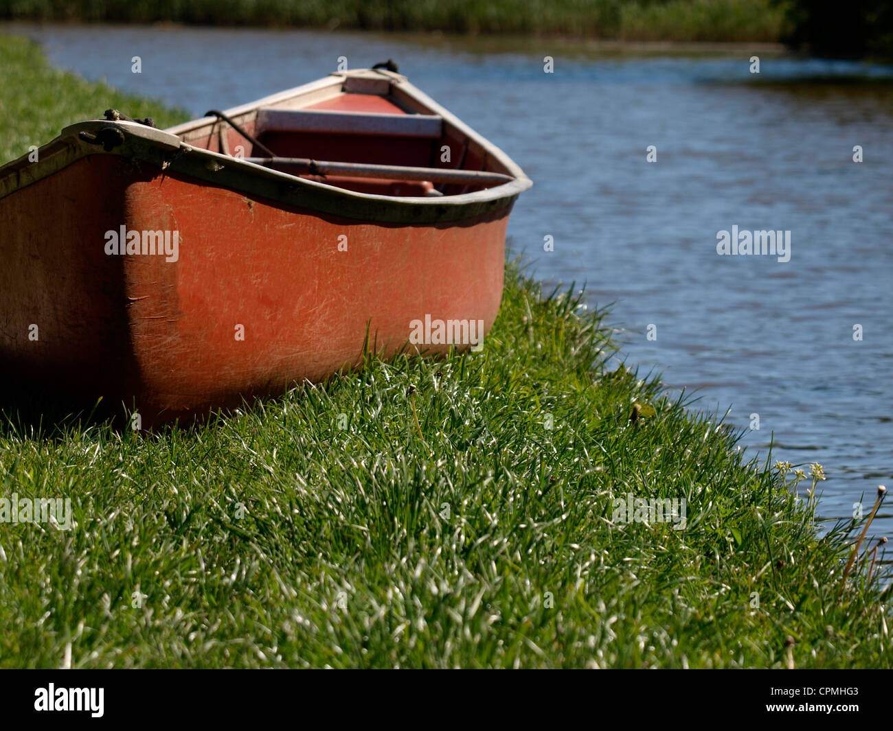 Canoe on the river bank, Cornwall, UK Stock Photo - Alamy