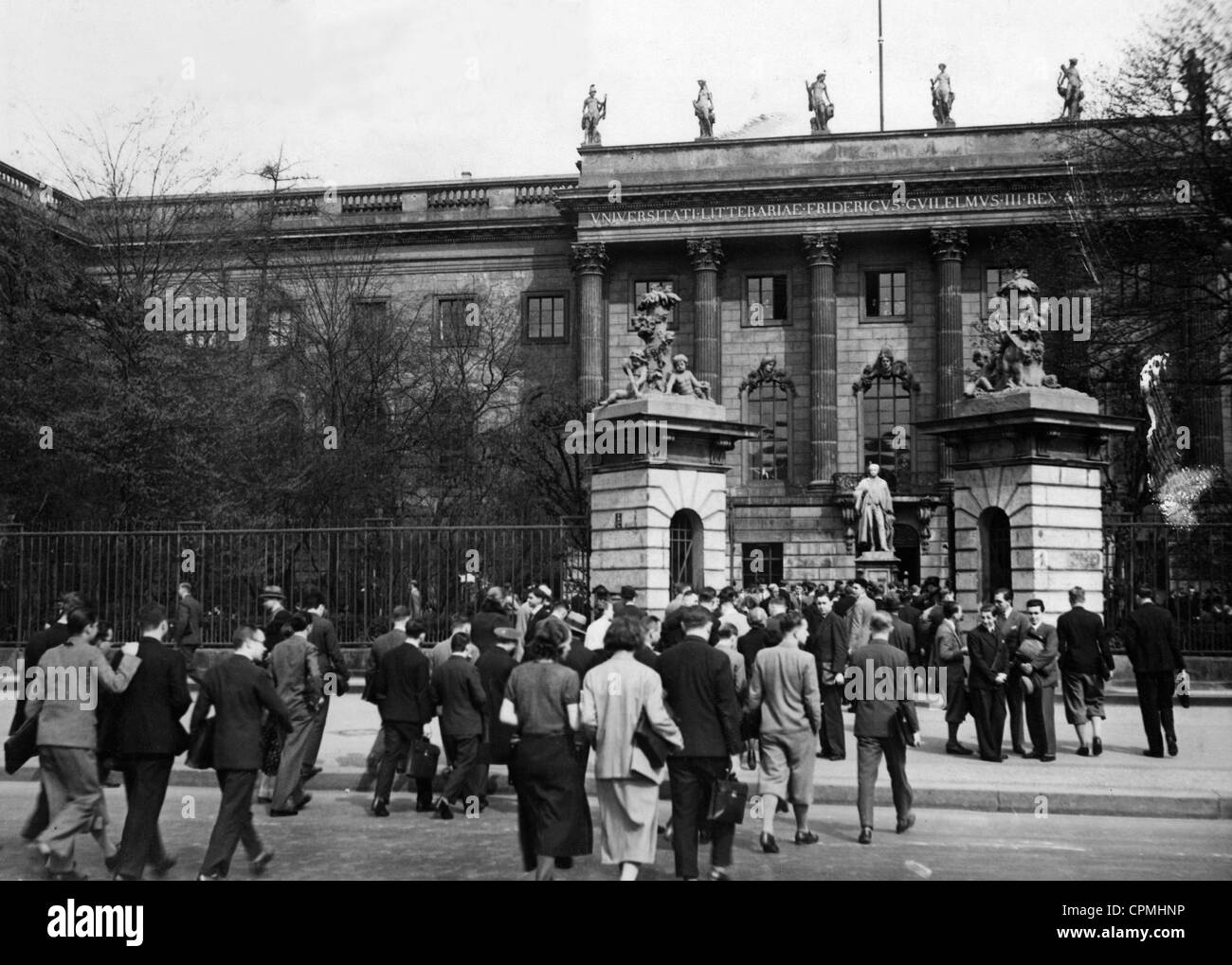 Students before the University of Berlin, 1932 Stock Photo - Alamy