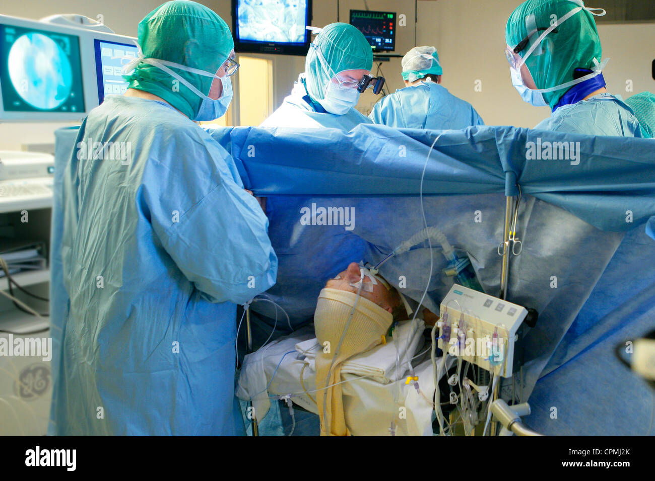 Artificial heart valve hi-res stock photography and images - Alamy