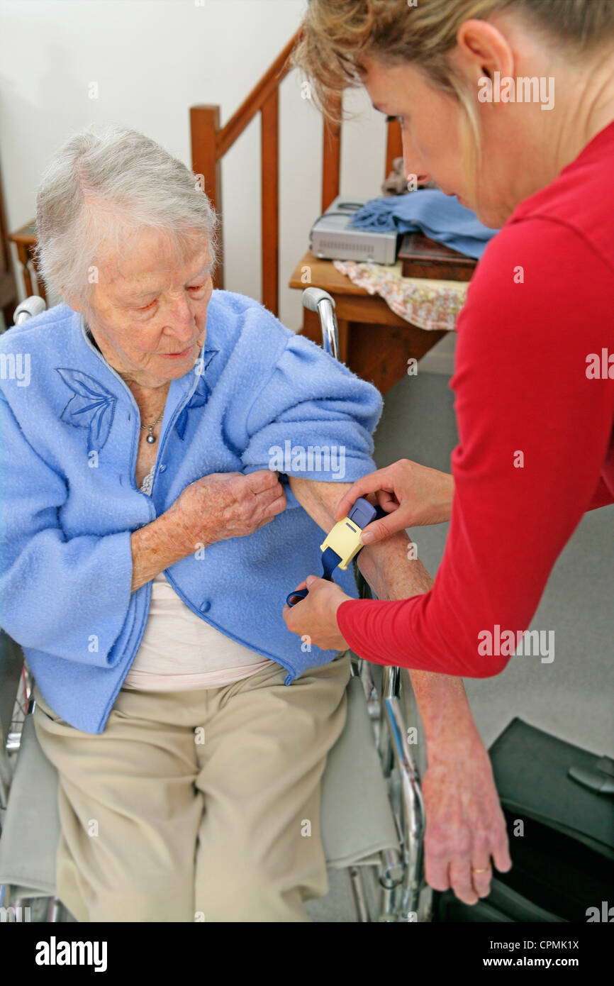 INDEPENDENT NURSE CONTRACTOR Stock Photo - Alamy