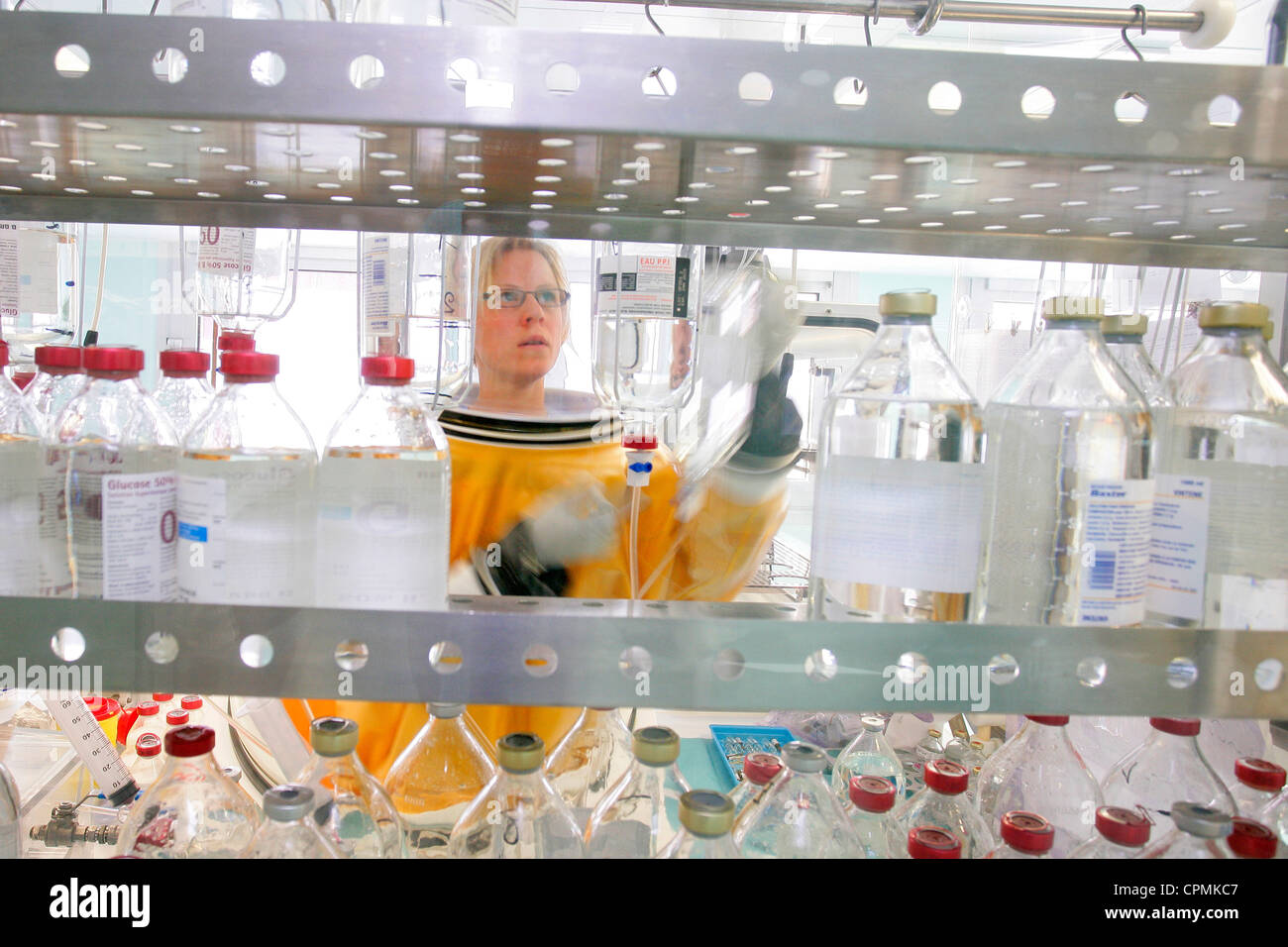 Pharmacy sterile products room hi-res stock photography and images - Alamy