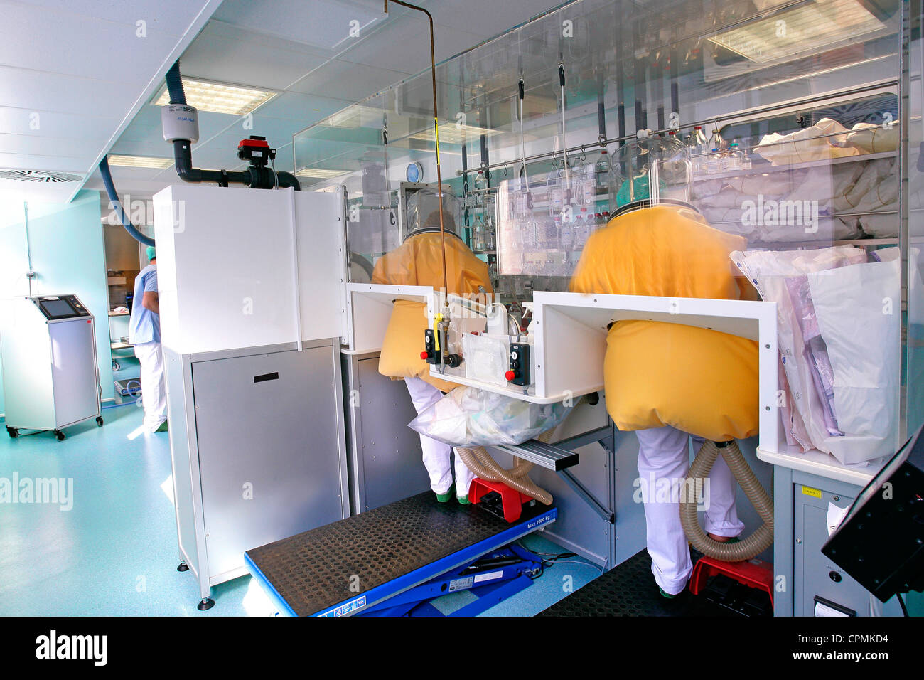 Pharmacy sterile products room hi-res stock photography and images - Alamy