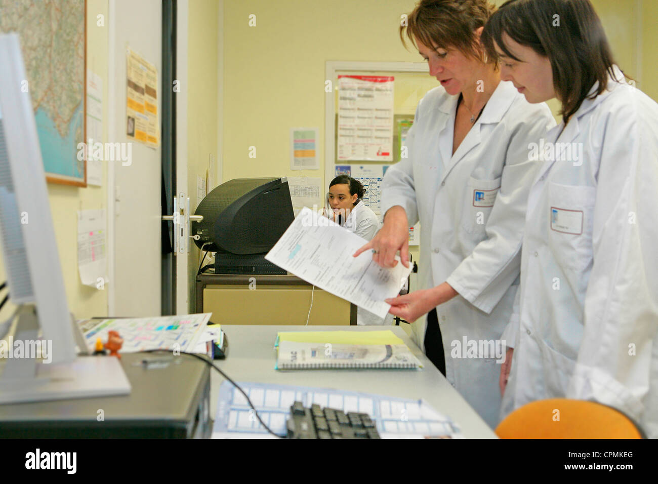 Clinical trial hi-res stock photography and images - Alamy