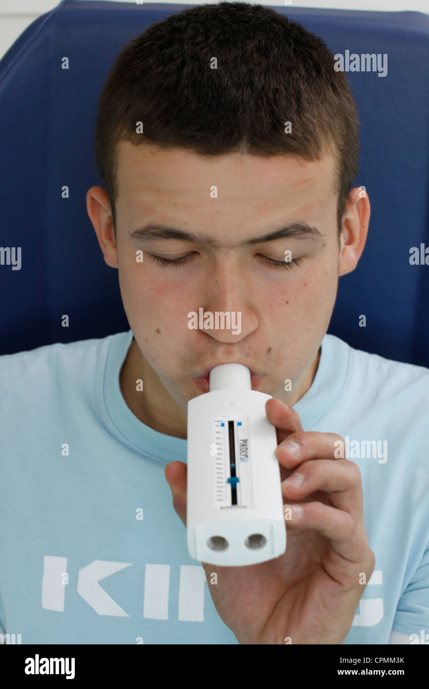 BREATHING, SPIROMETRY ADOLESCENT Stock Photo - Alamy